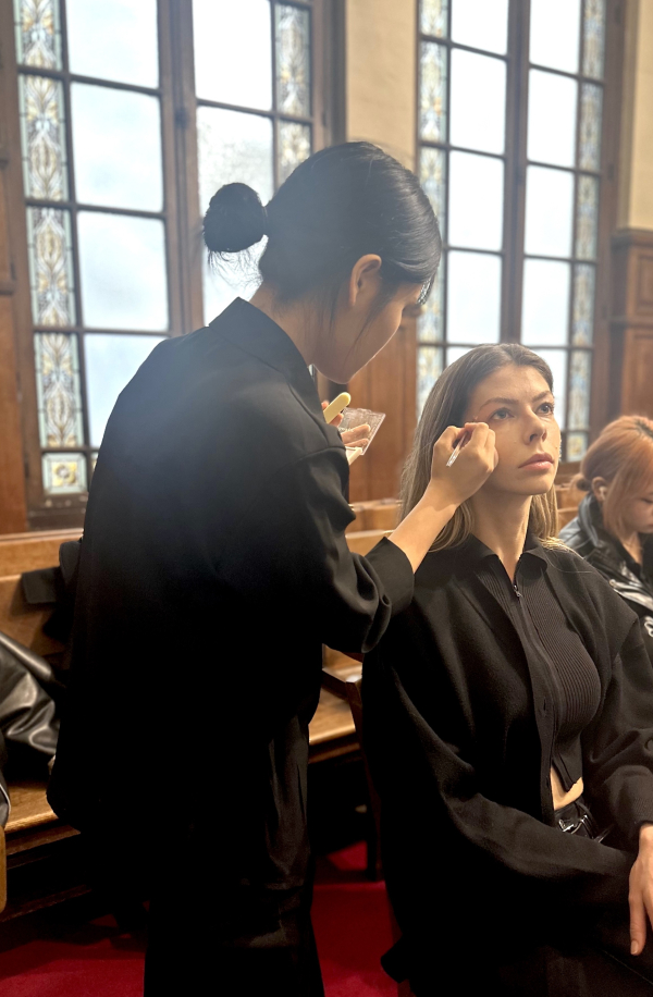 안산미용학원 MBC아카데미뷰티학원, 2024 F/W 파리패션위크 헤어·메이크업 공식협찬 마쳐 - Kollo